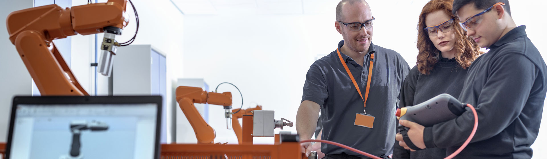 Why and How Should Hi-tech Manufacturers Employ More Robots | Infosys Why and How Should Hi-tech Manufacturers Employ More Robots | Infosys